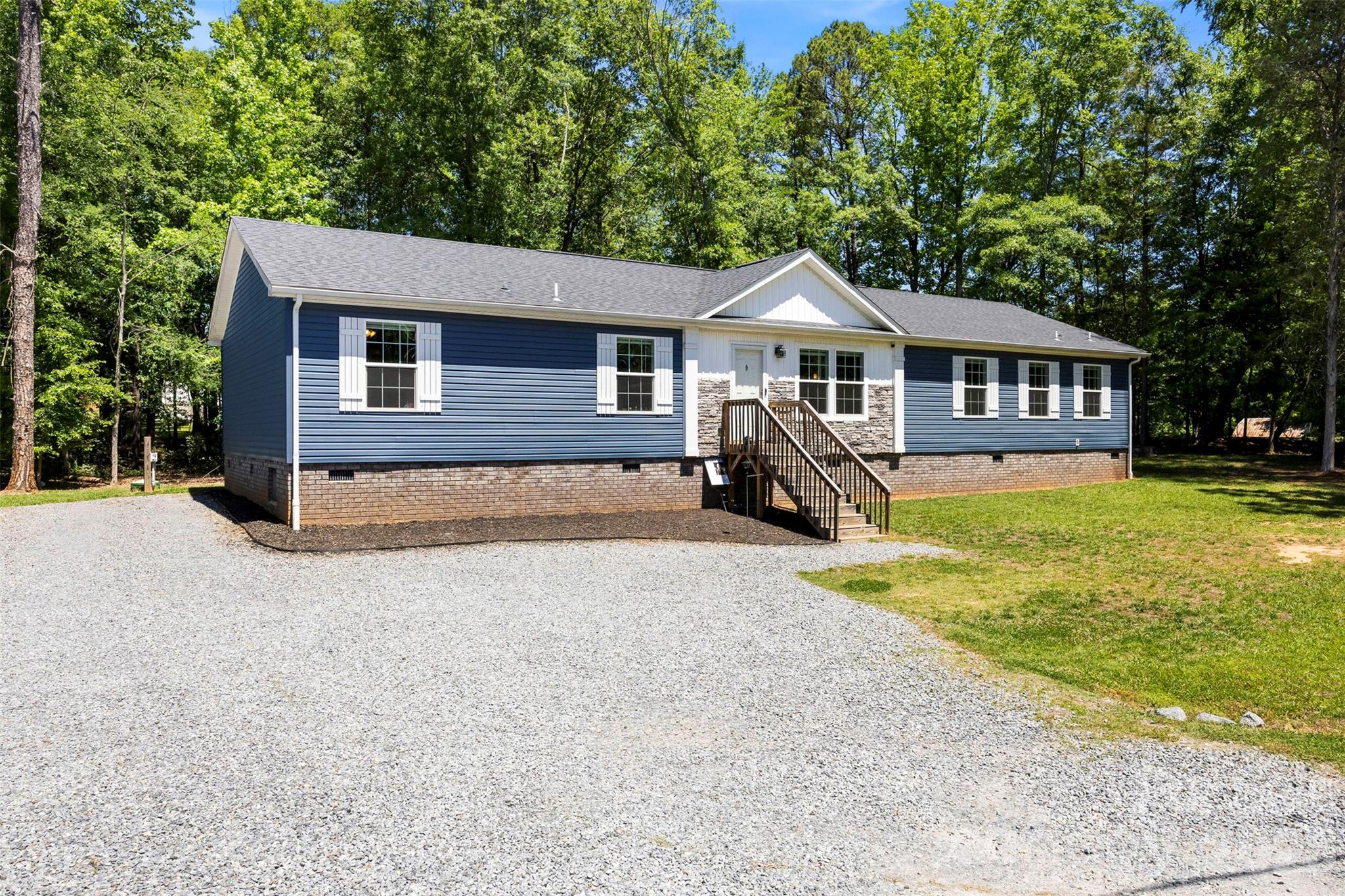 959 Wendover Heights Drive, Shelby, NC - photo 2 of 40