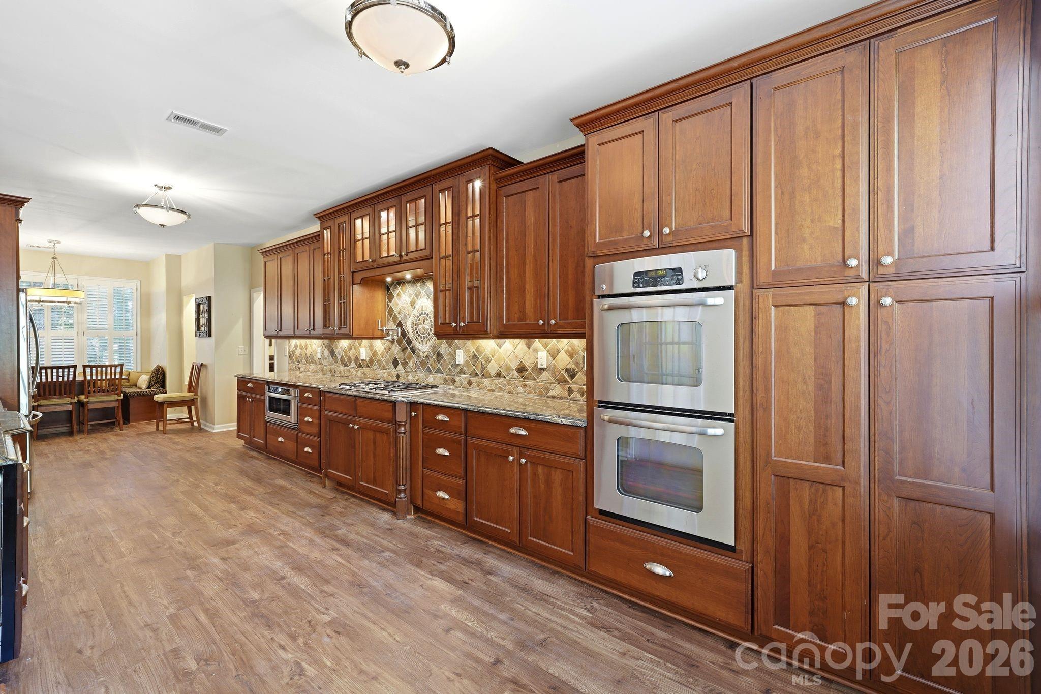 Photo 10 of 7711 Abbotsinch Court, Charlotte, NC