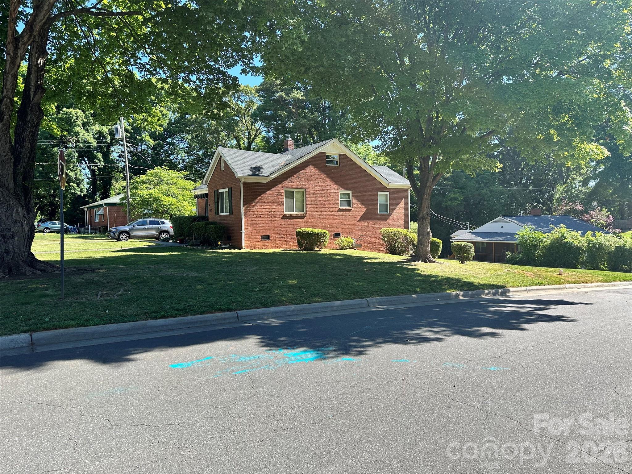 600 W Cama Street8, Charlotte, NC - photo 3 of 27