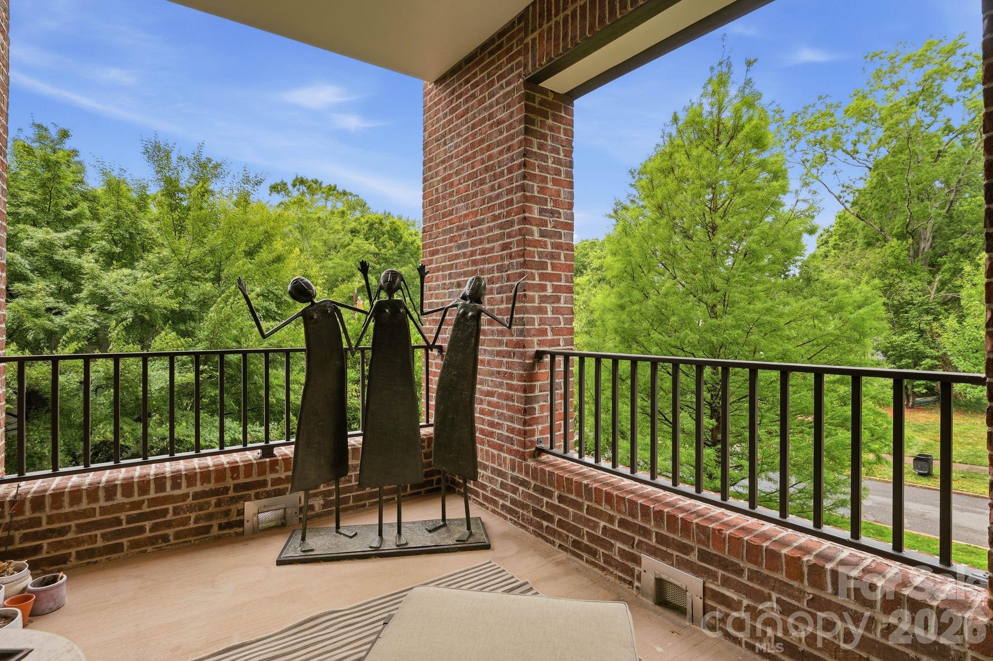 Photo 26 of 2312 Selwyn Avenue202, Charlotte, NC