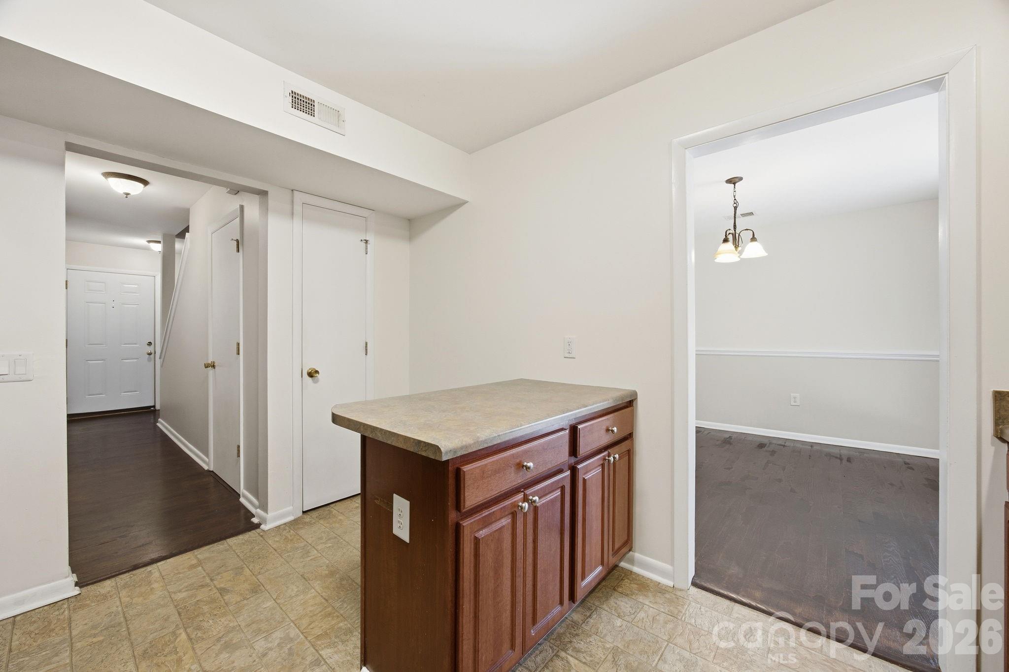 Photo 9 of 3132 Heathstead Place, Charlotte, NC
