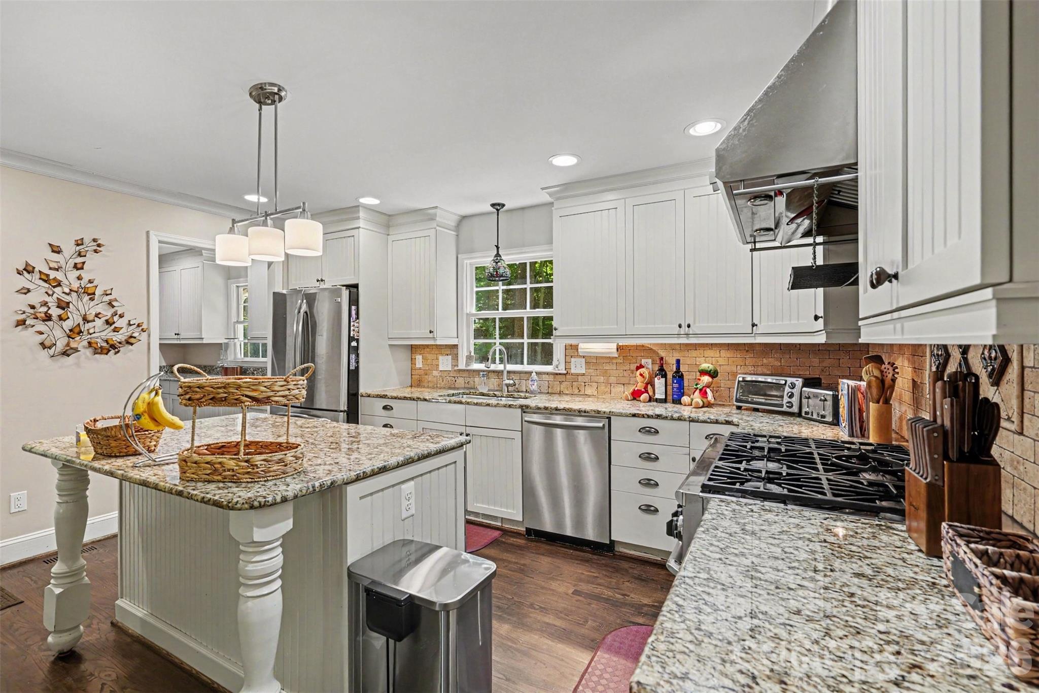 5812 Camelot Drive, Charlotte, NC - photo 12 of 32