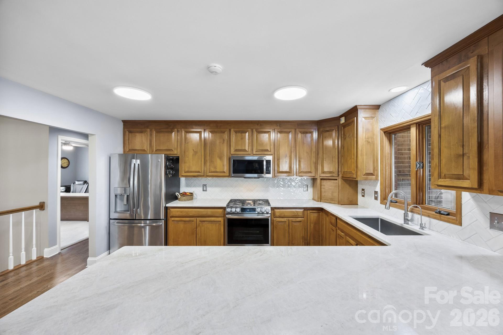 Photo 12 of 1419 Stoneyridge Drive, Charlotte, NC
