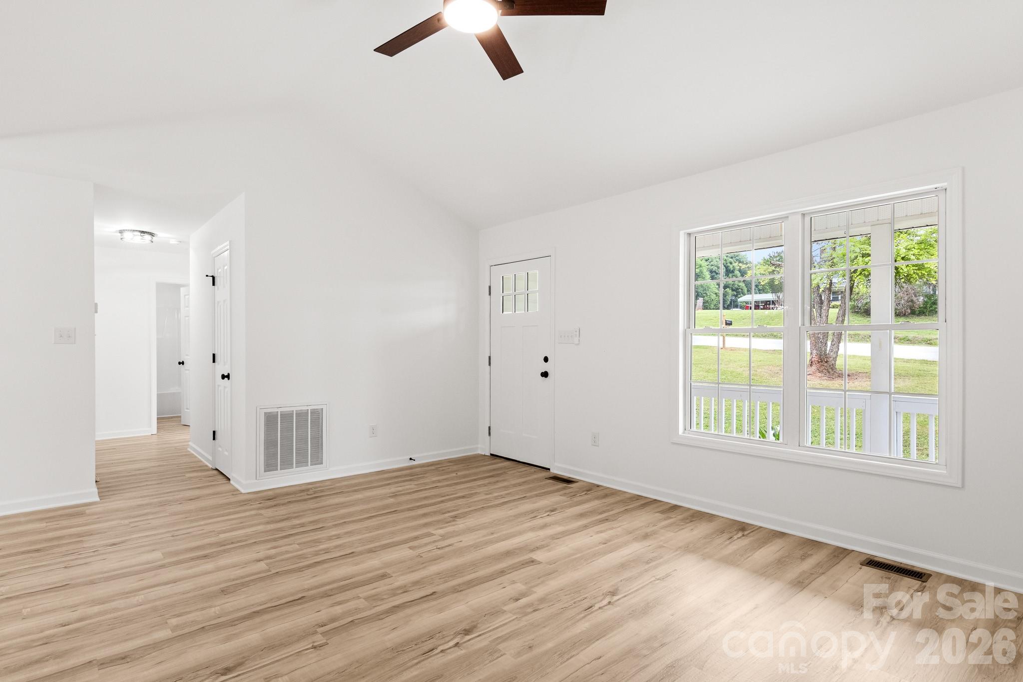 Photo 9 of 2931 Greenleaf Road, Clover, SC