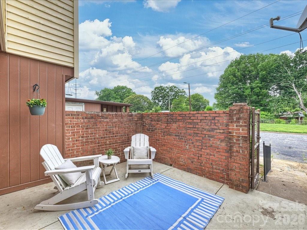 Photo 17 of 6810 Farmingdale Drive, Charlotte, NC