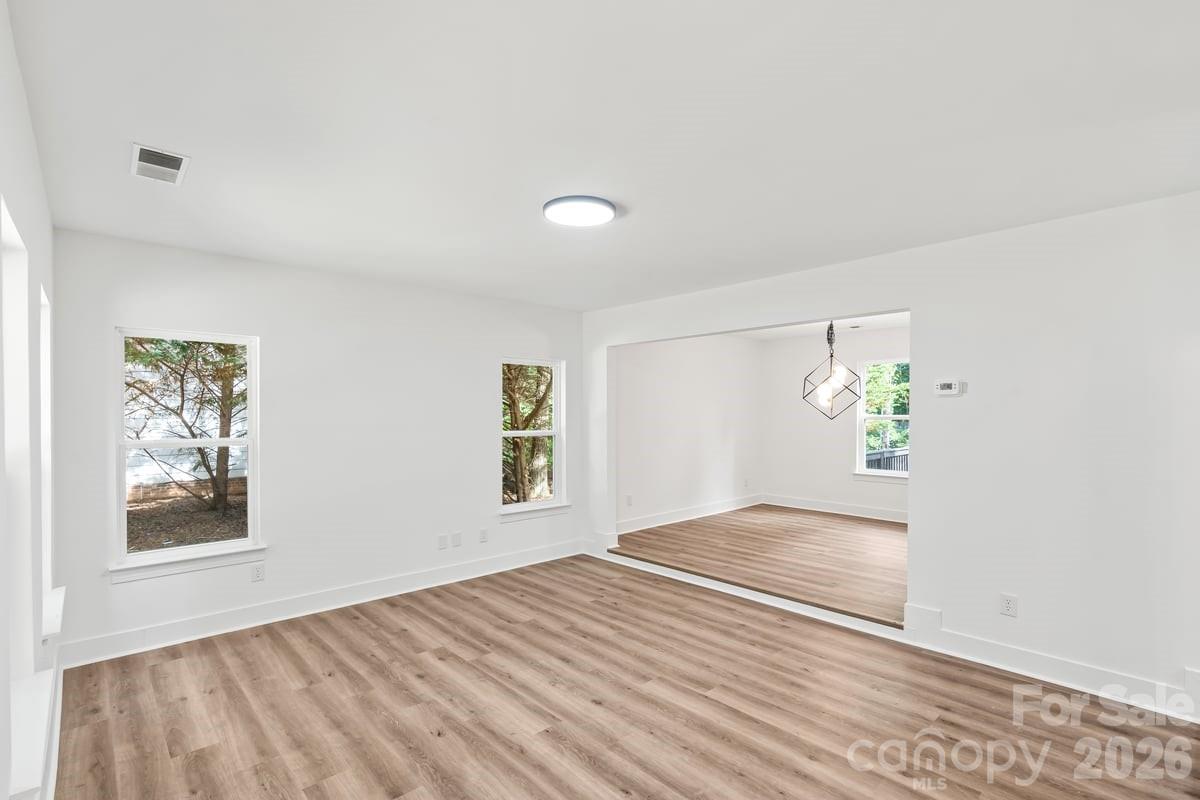 Photo 9 of 2033 Colony Hill Drive, Charlotte, NC