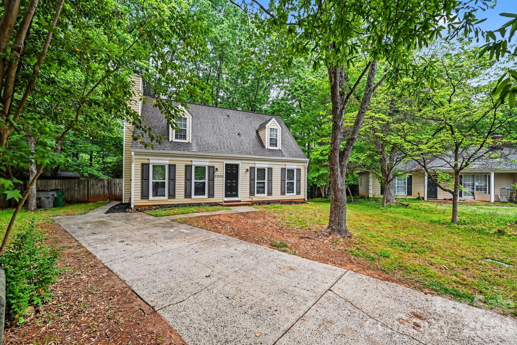 Photo 2 of 8800 Royal Scot Lane, Charlotte, NC