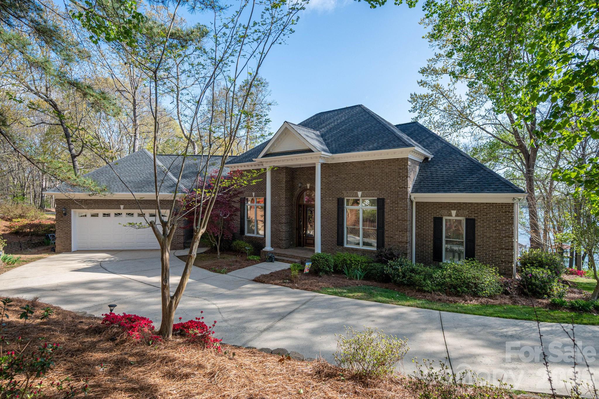 103 Shelter Cove Lane, Mooresville, NC