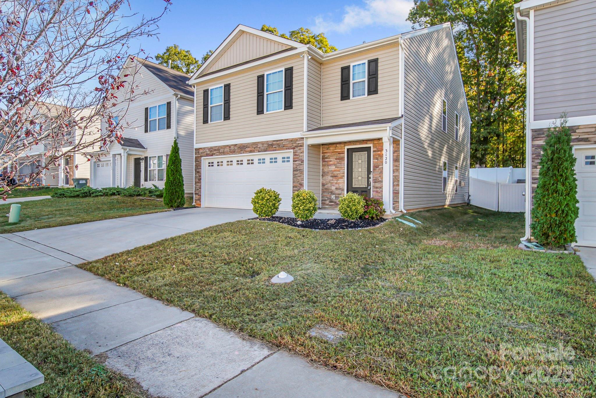 Photo 2 of 3120 Green Apple Drive, Dallas, NC
