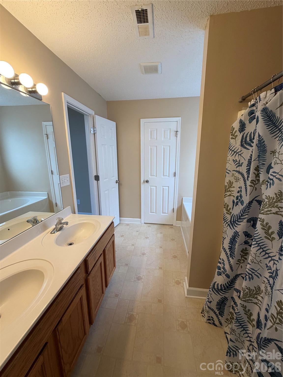 Photo 14 of 9233 Simonton Drive, Charlotte, NC