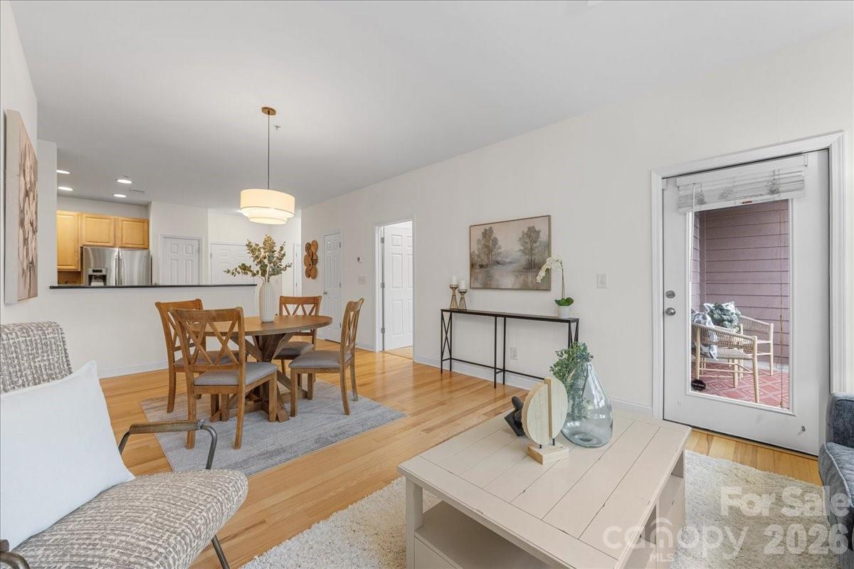 Photo 9 of 1000 E Woodlawn Road118, Charlotte, NC