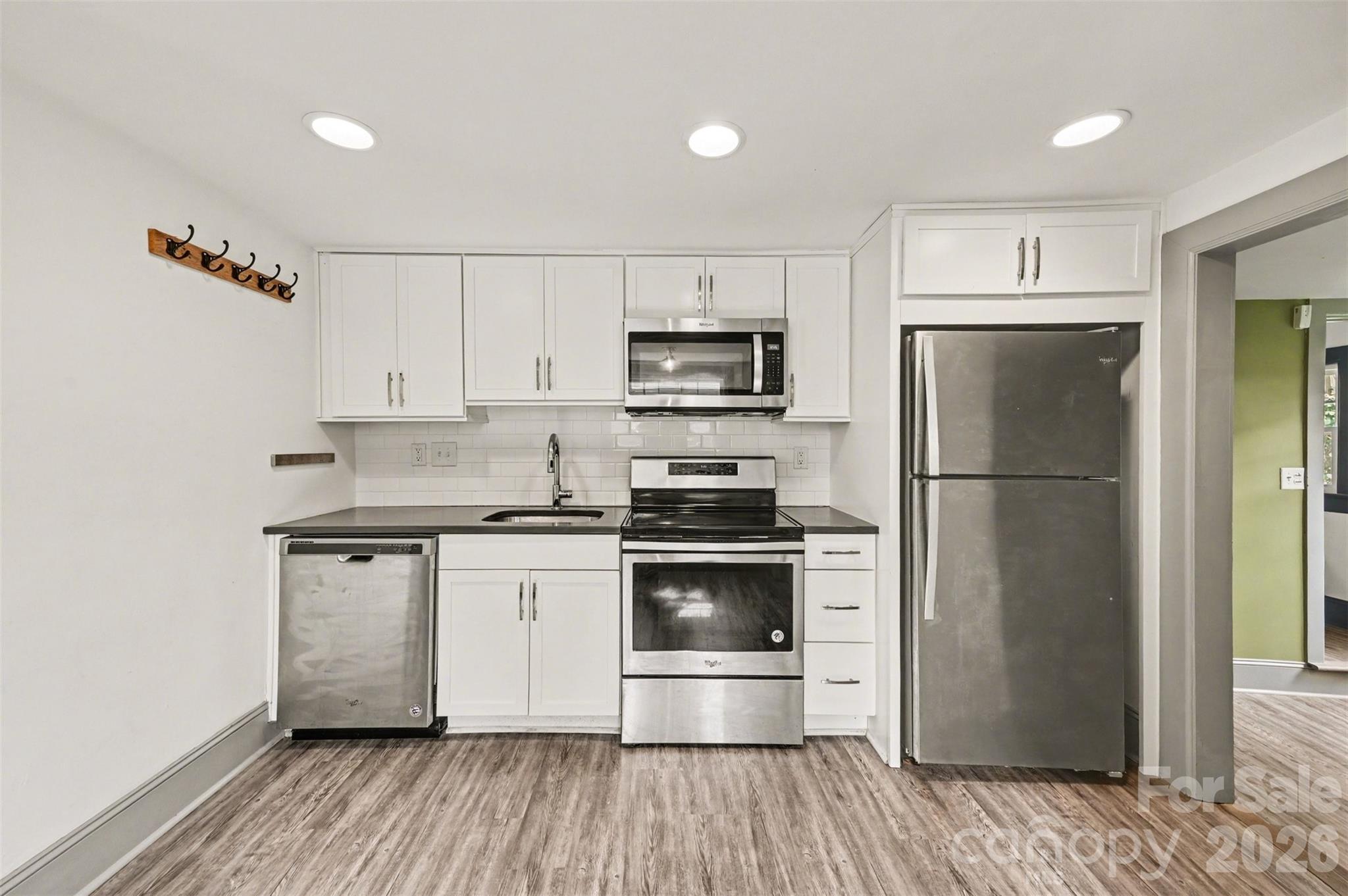 506 Campus Street, Charlotte, NC - photo 4 of 49