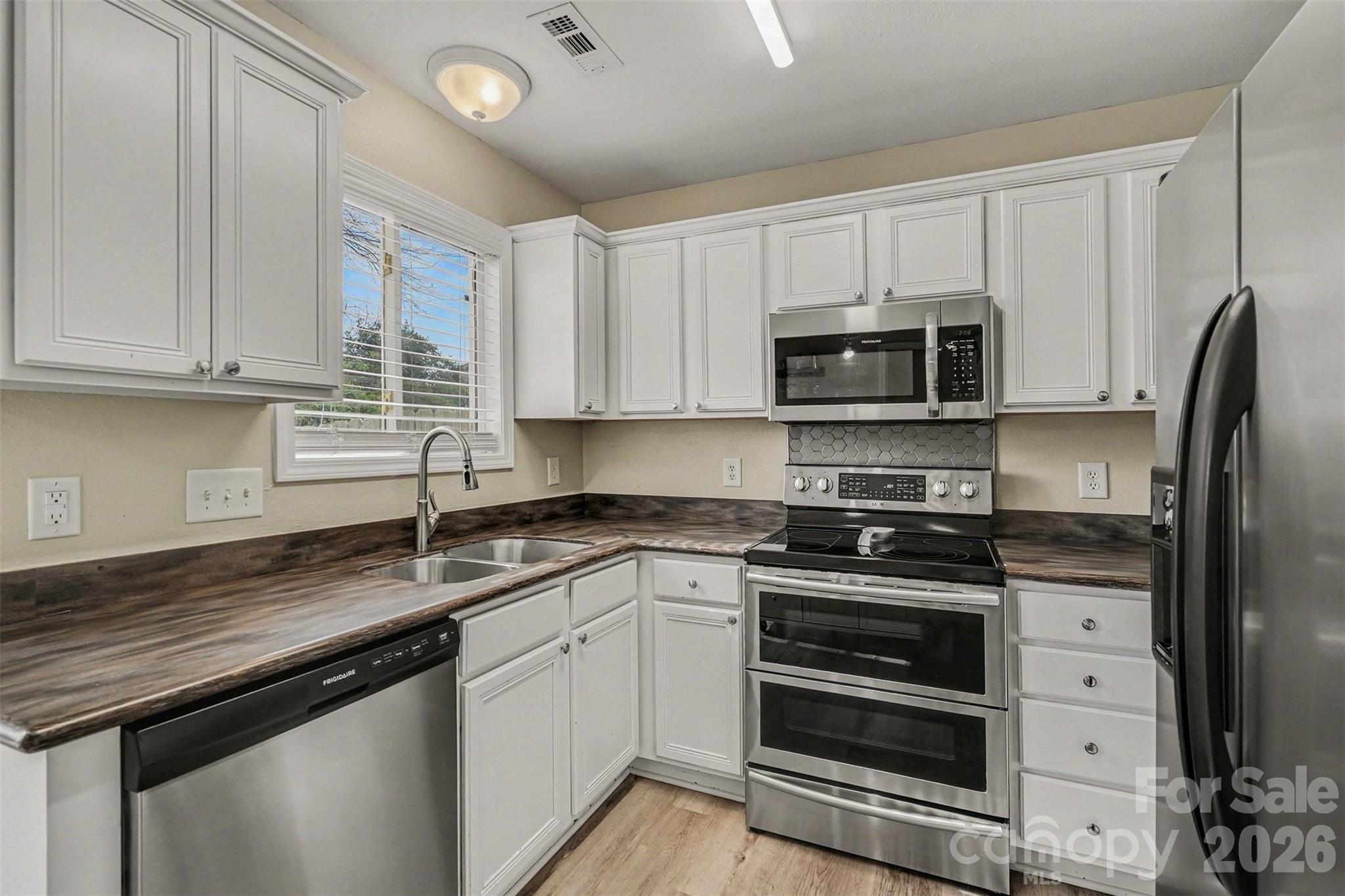 Photo 12 of 5504 Waverly Lynn Lane, Charlotte, NC
