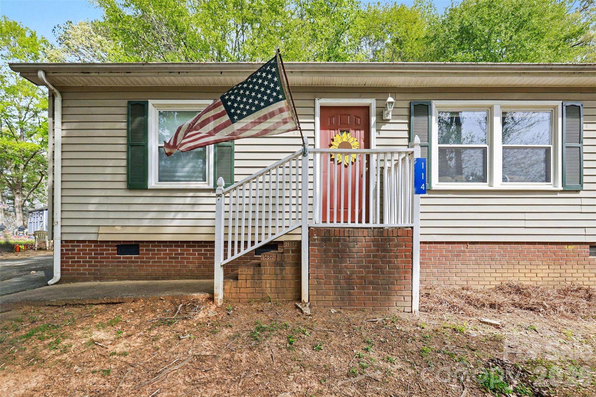 Photo 4 of 114 State Street, Lincolnton, NC