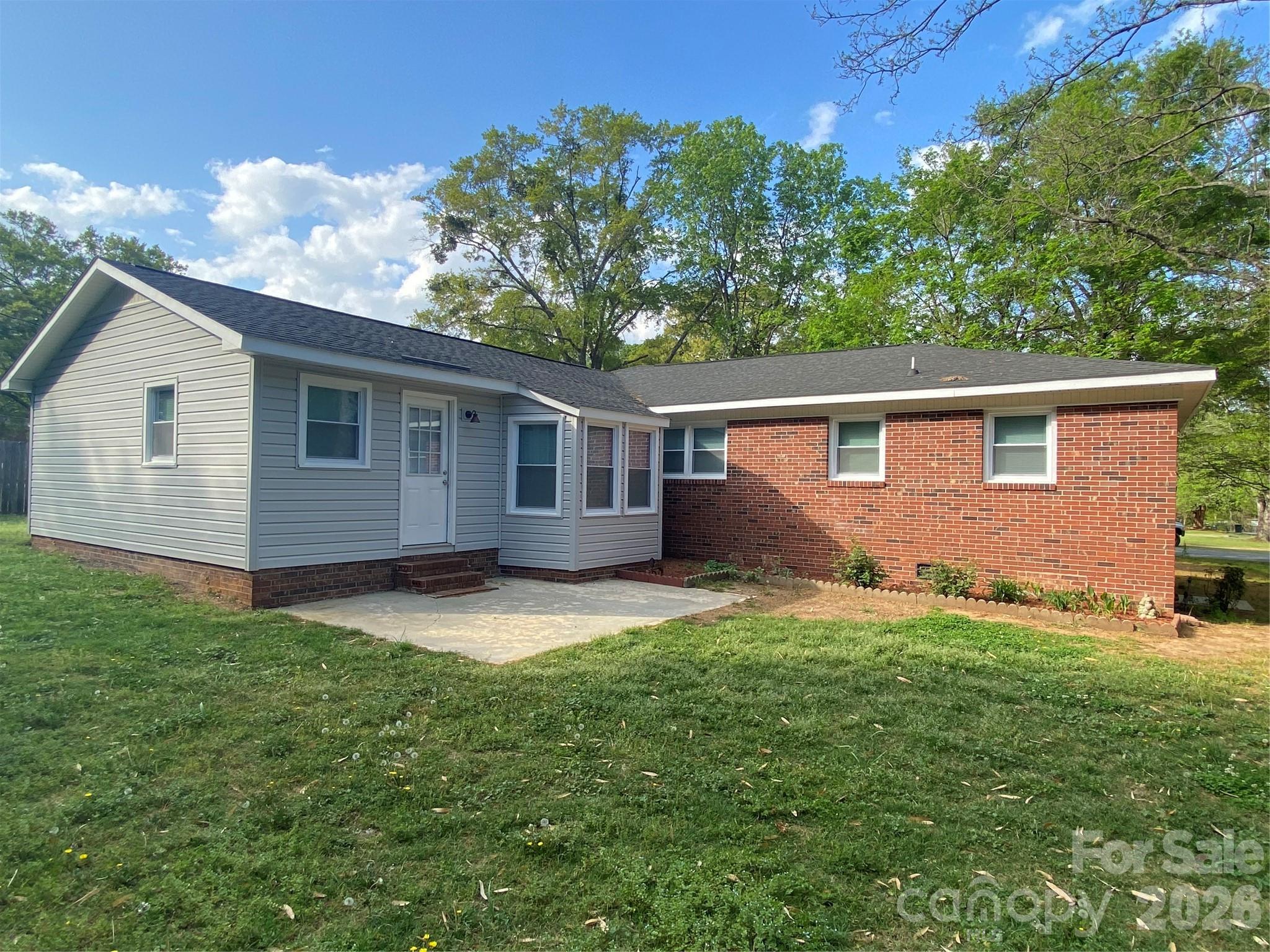 102 Mcdowell Street, Great Falls, SC - photo 7 of 49