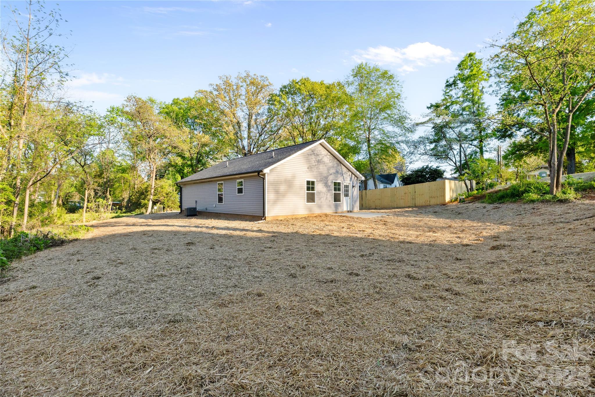 Photo 4 of 1021 E 10th Street, Kannapolis, NC