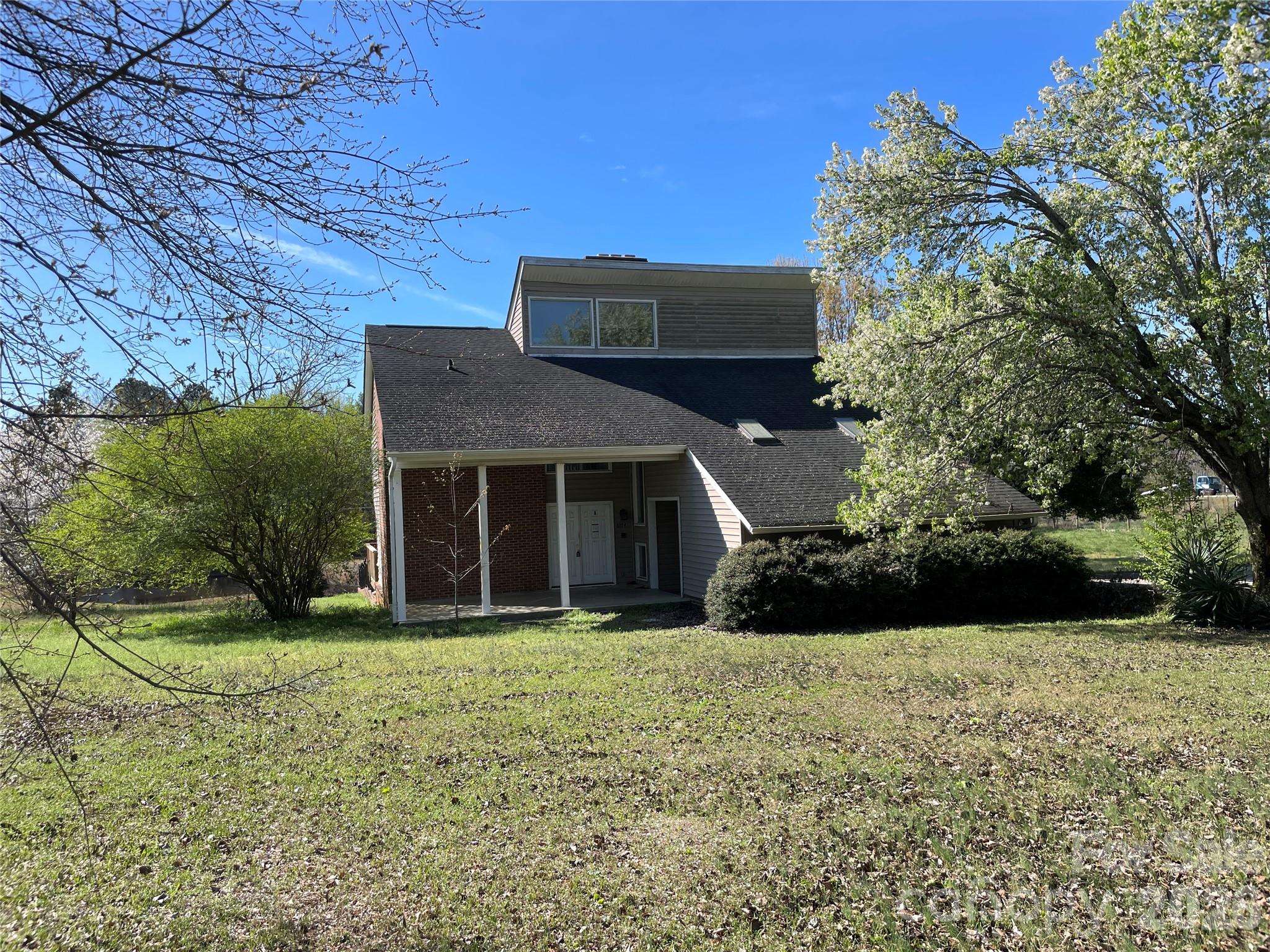 6174 Center Grove Road, Kershaw, SC - photo 1 of 28
