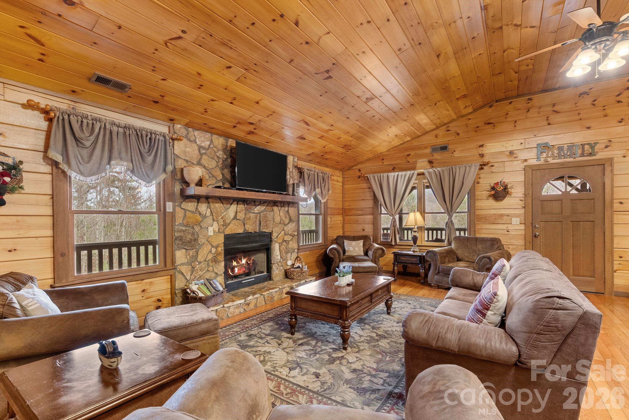 264 Moonbeam Lane, Clyde, NC - photo 6 of 47