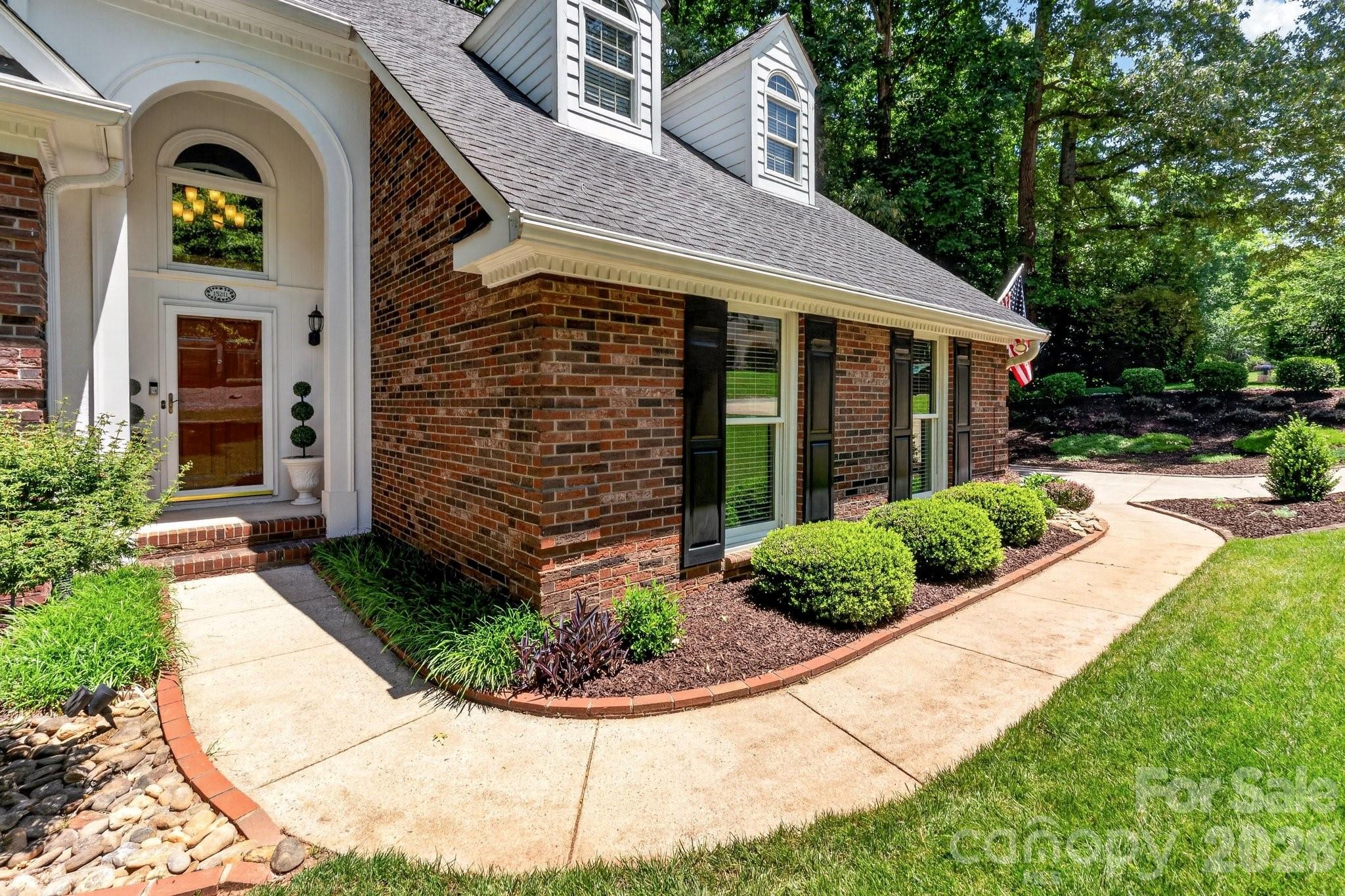 Photo 4 of 15211 Sharrow Bay Court, Huntersville, NC