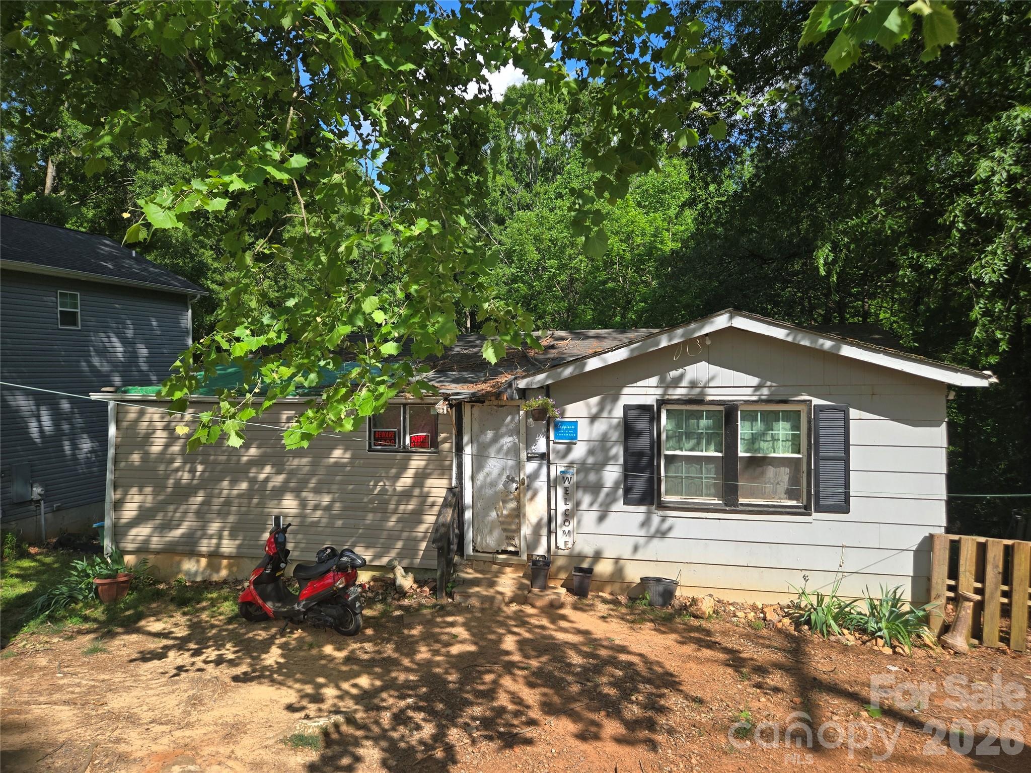 Photo 2 of 413 S Pinchback Avenue, Bessemer City, NC