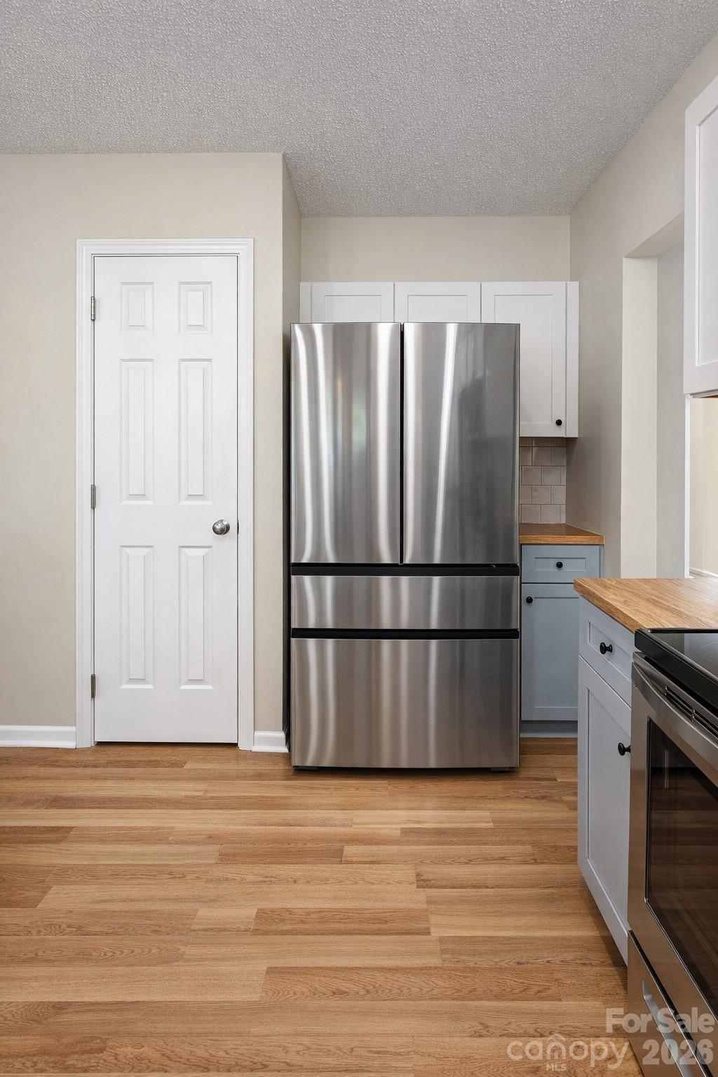 Photo 7 of 7531 Woodknoll Drive, Charlotte, NC