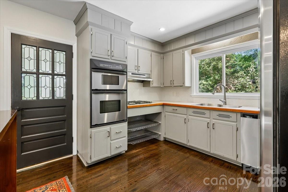 Photo 16 of 4640 Town And Country Drive, Charlotte, NC
