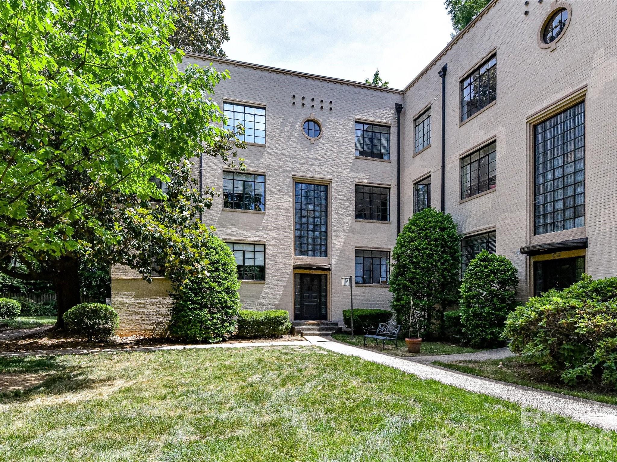 Home for sale at 1121 Myrtle Avenue47, Charlotte, NC — photo 1 of 22