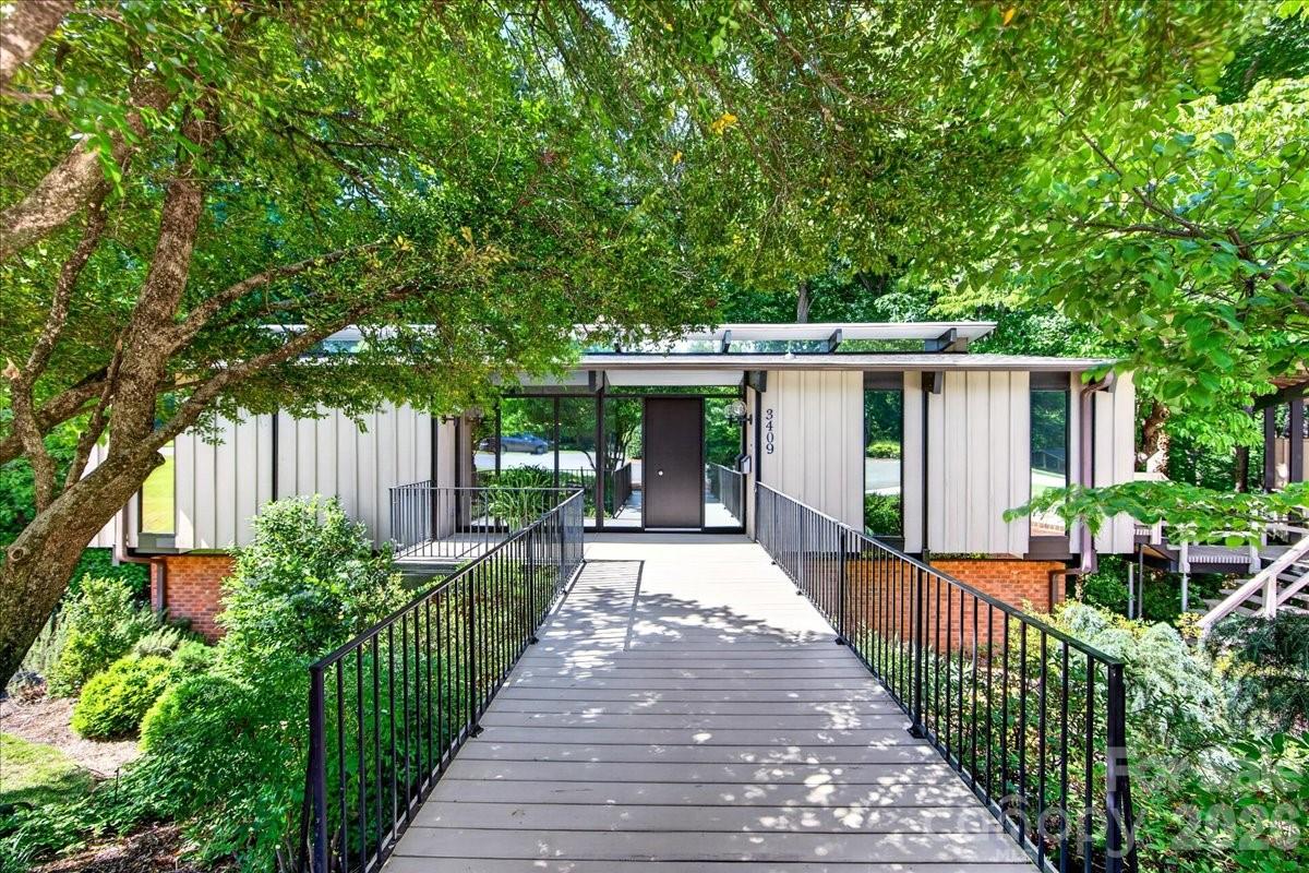 Home for sale at 3409 Knob Hill Court, Charlotte, NC — photo 1 of 48