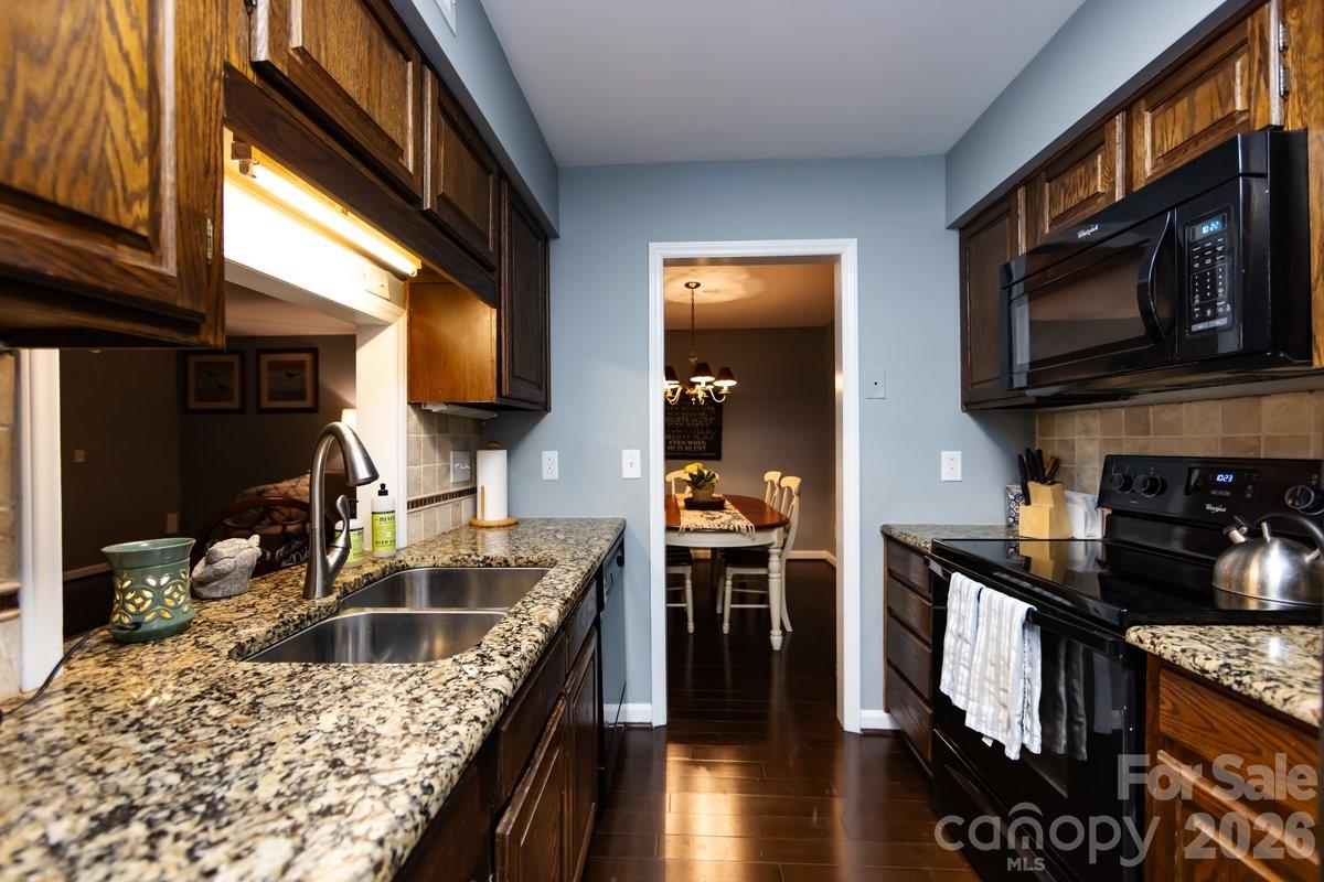 Photo 7 of 3929 Colony Crossing Drive, Charlotte, NC