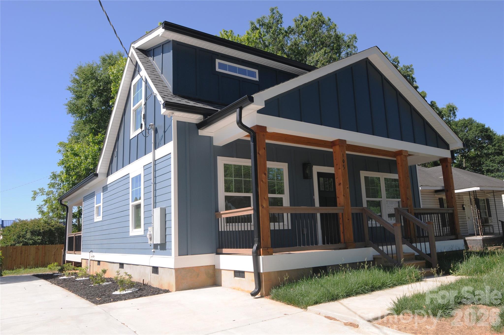Photo 3 of 105 W 6th Avenue, Gastonia, NC