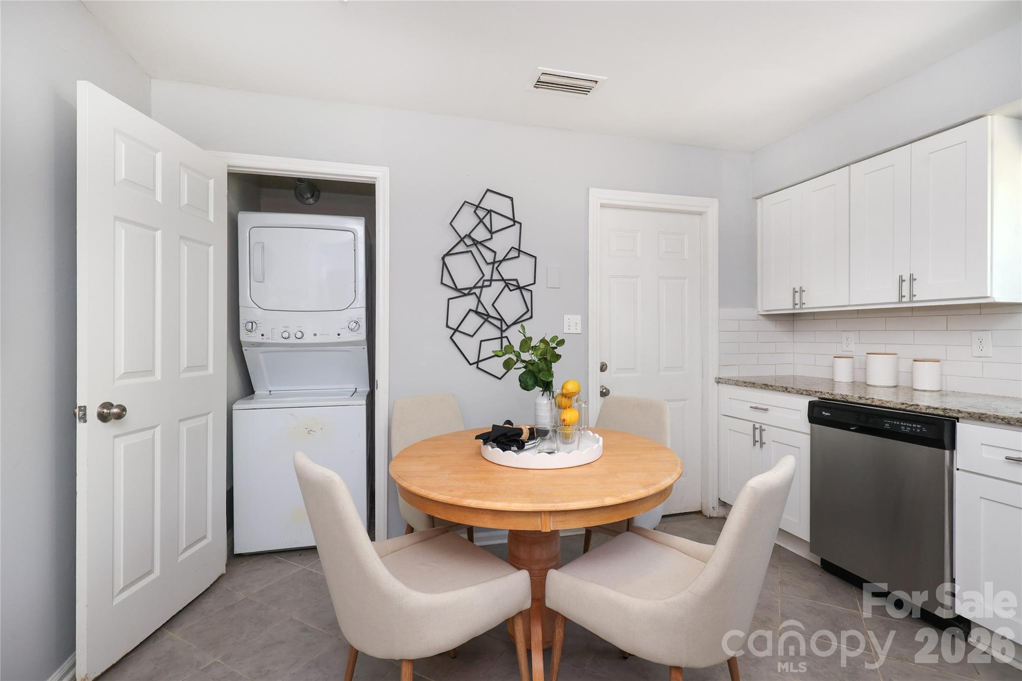 609 Fawnbrook Lane, Charlotte, NC - photo 11 of 26
