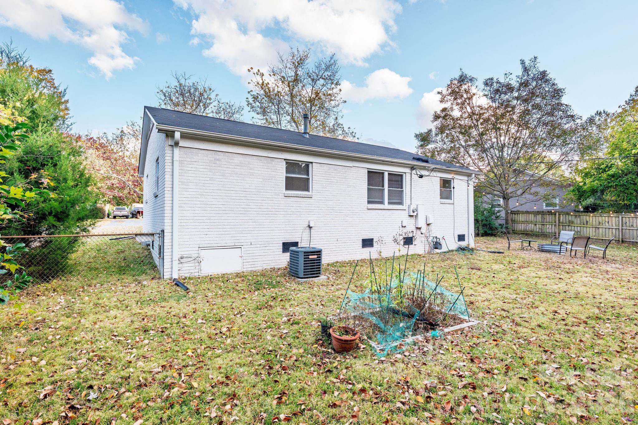 Photo 21 of 2333 Birchcrest Drive, Charlotte, NC
