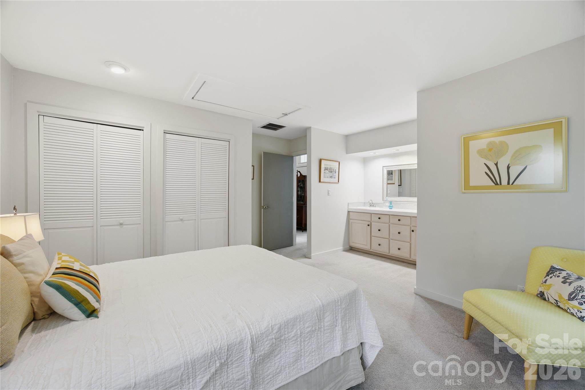 Photo 13 of 2724 Huntingtowne Farms Lane, Charlotte, NC