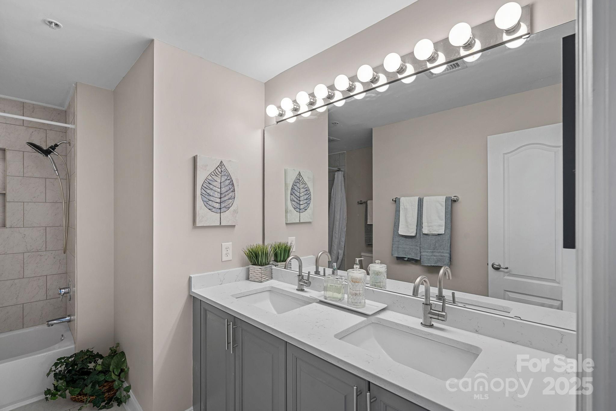 Photo 14 of 315 Arlington Avenue607, Charlotte, NC