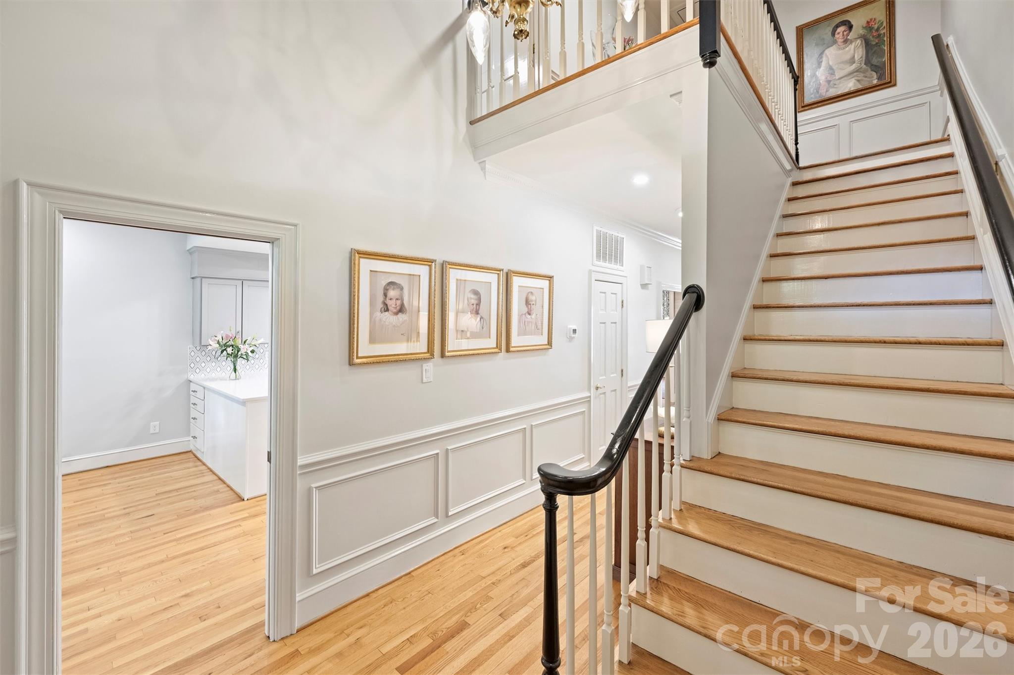 Photo 7 of 2320 Selwyn Avenue, Charlotte, NC
