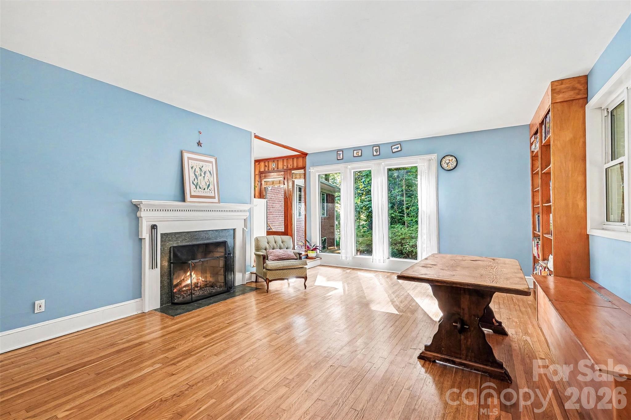 812 Saint Michaels Lane, Gastonia, NC - photo 4 of 36