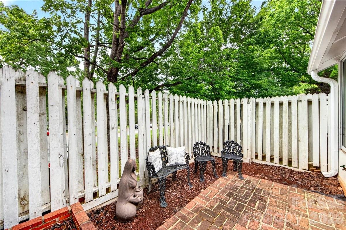 Photo 41 of 830 Sardis Cove Drive, Charlotte, NC