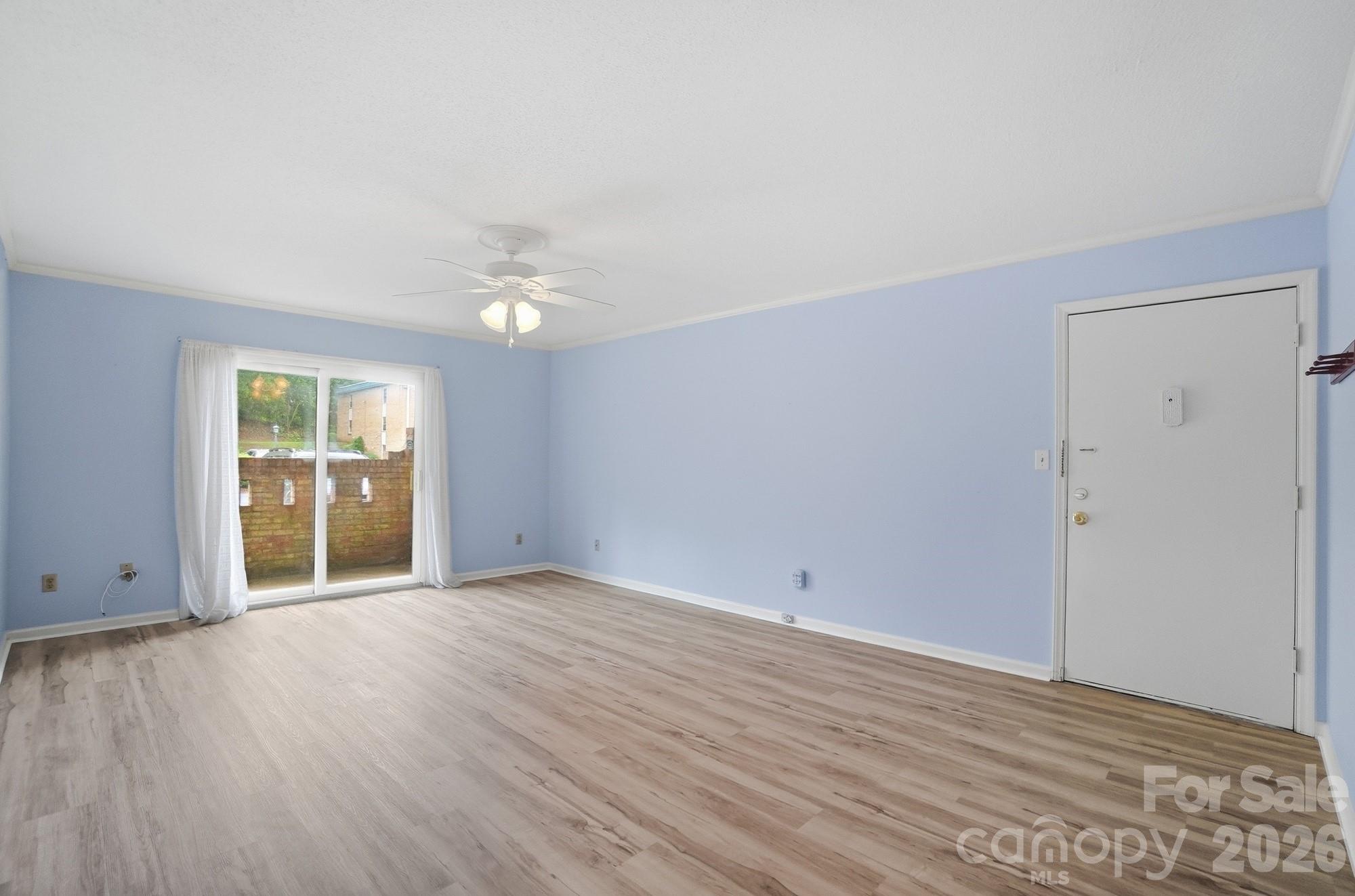 Photo 5 of 4754 Hedgemore DriveN, Charlotte, NC