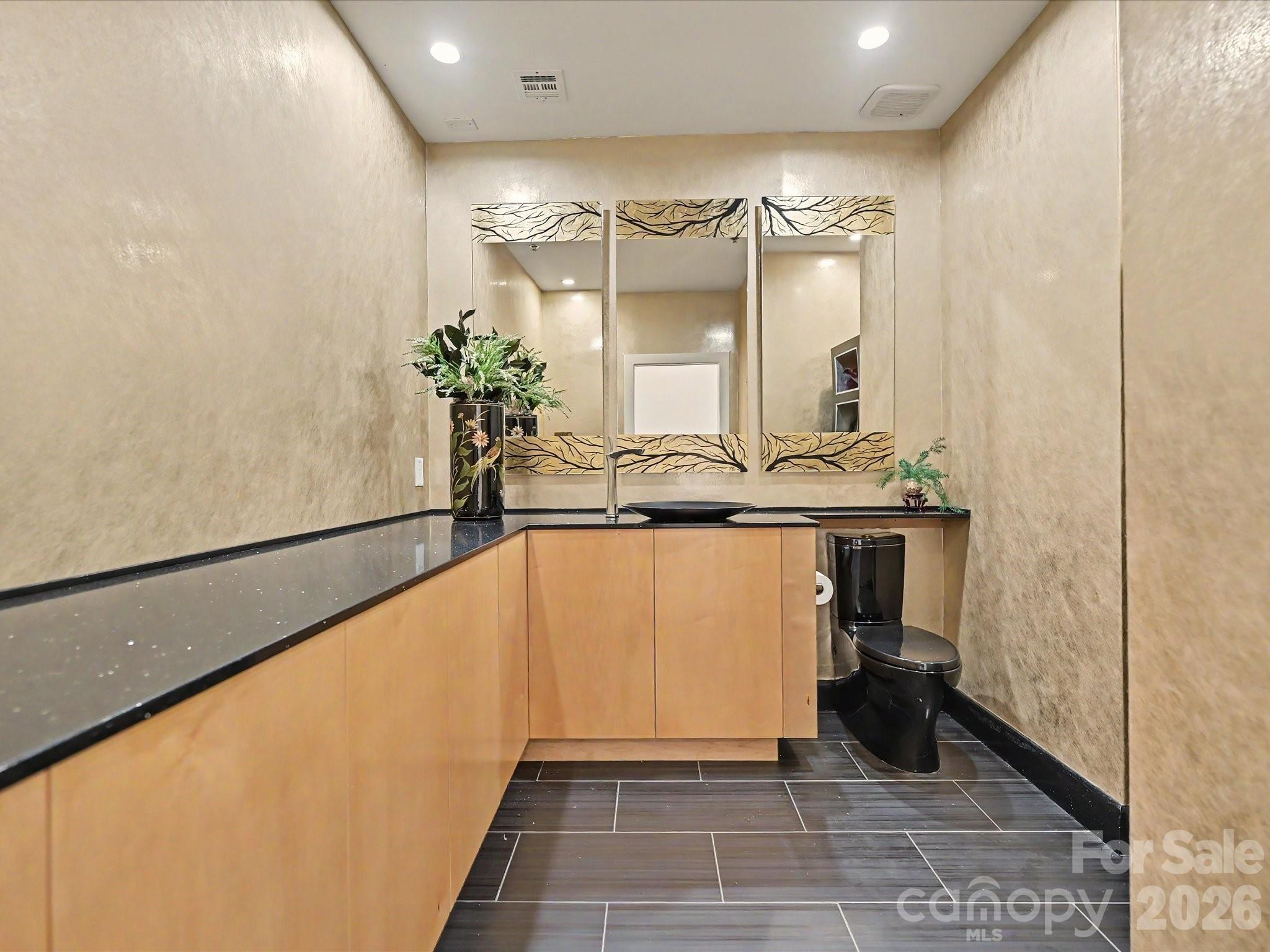 Photo 18 of 127 N Tryon Street509, Charlotte, NC
