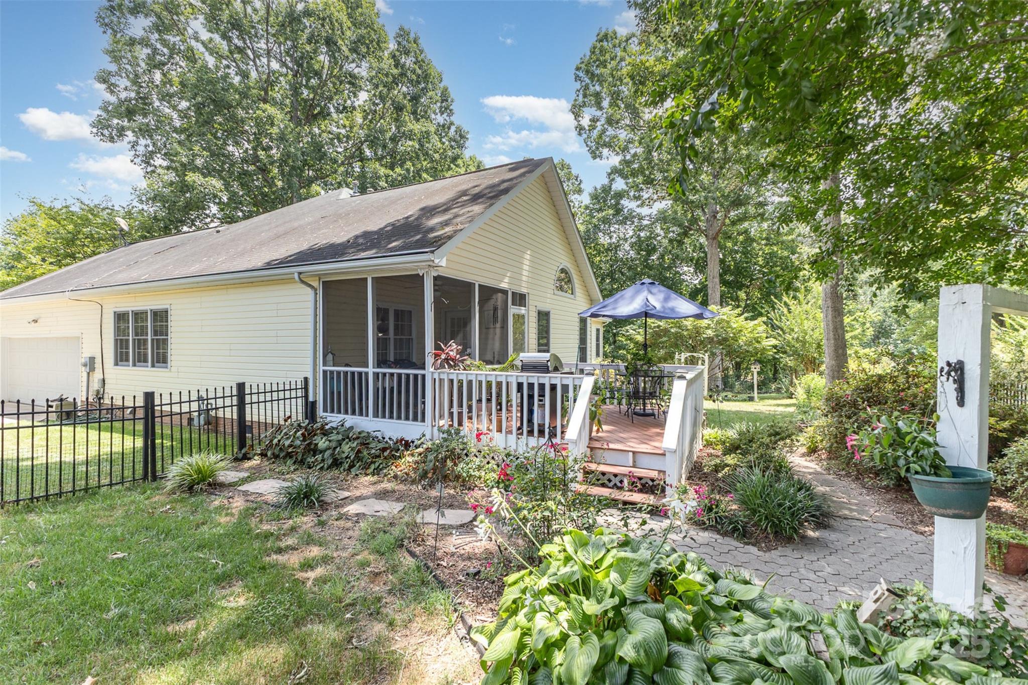 Photo 3 of 101 Citation Lane, Gastonia, NC