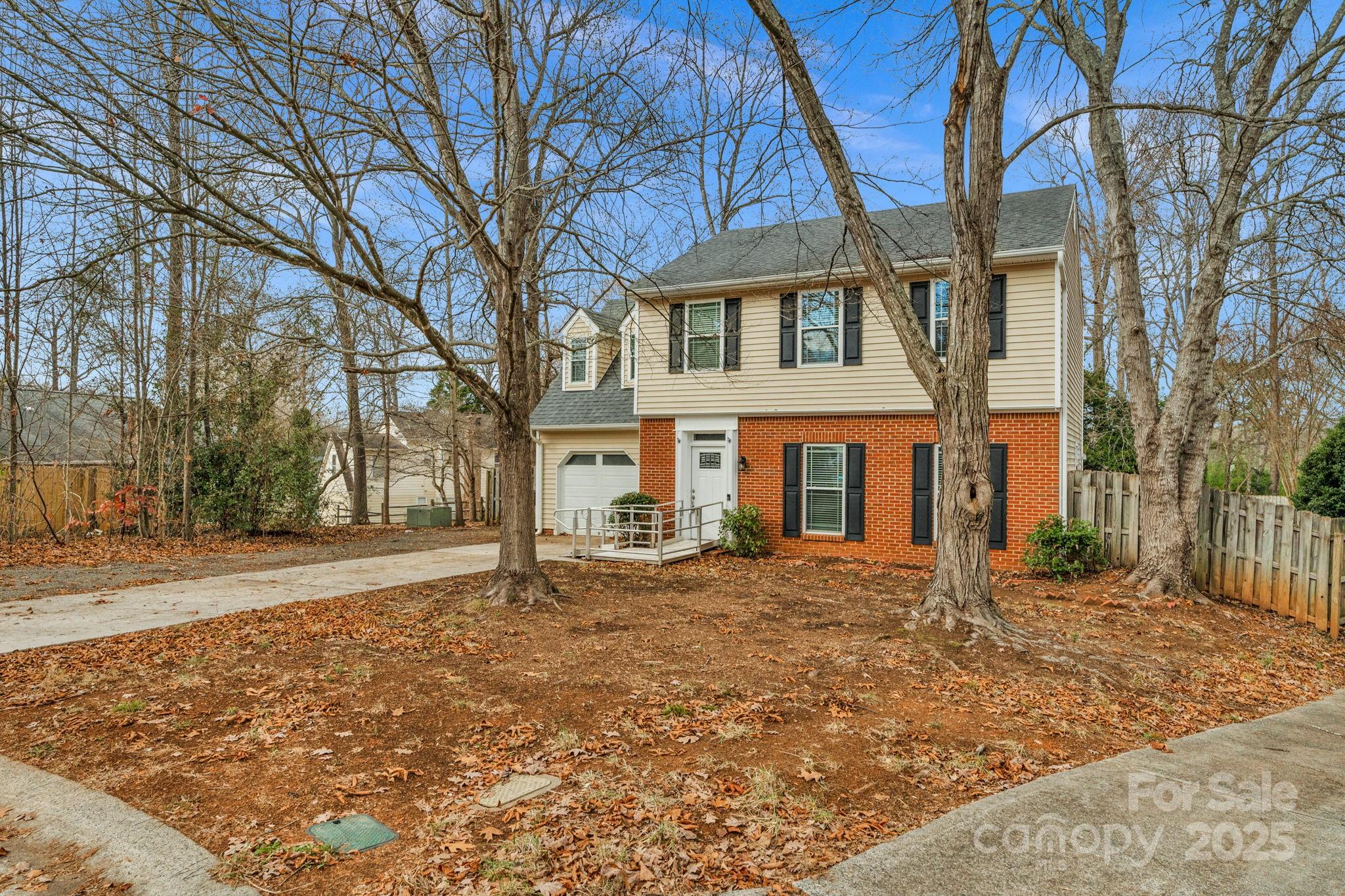 Photo 5 of 6109 Tartan Green Court, Charlotte, NC