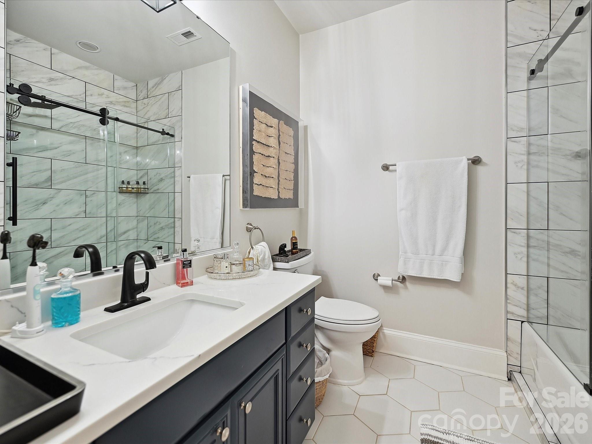 Photo 16 of 6309 Wakehurst Road, Charlotte, NC