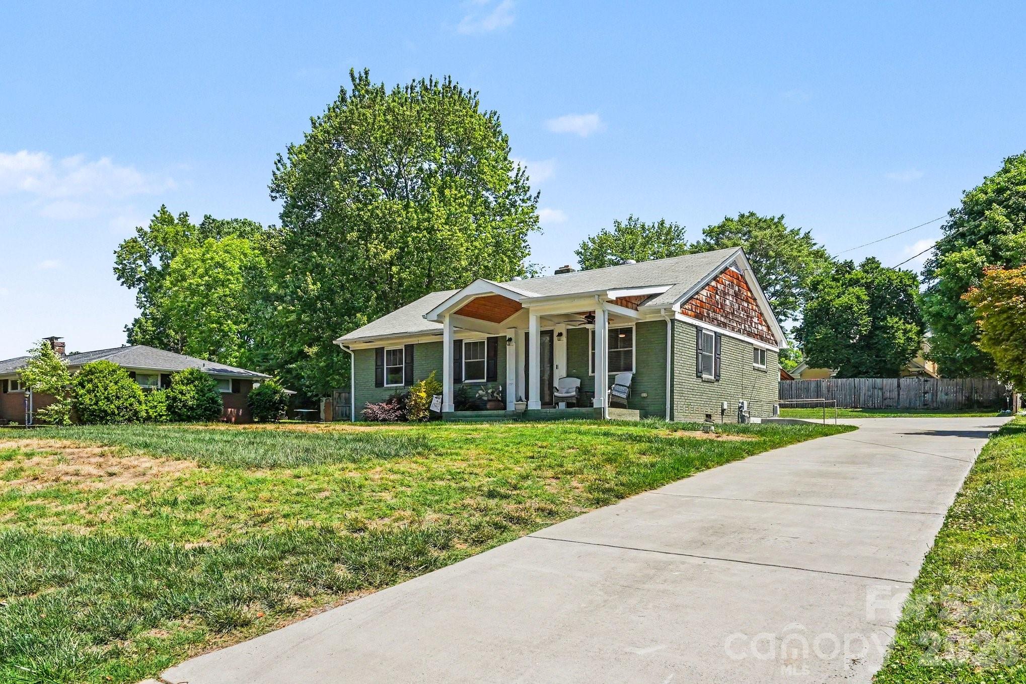 Photo 3 of 707 Spring Street SW, Concord, NC