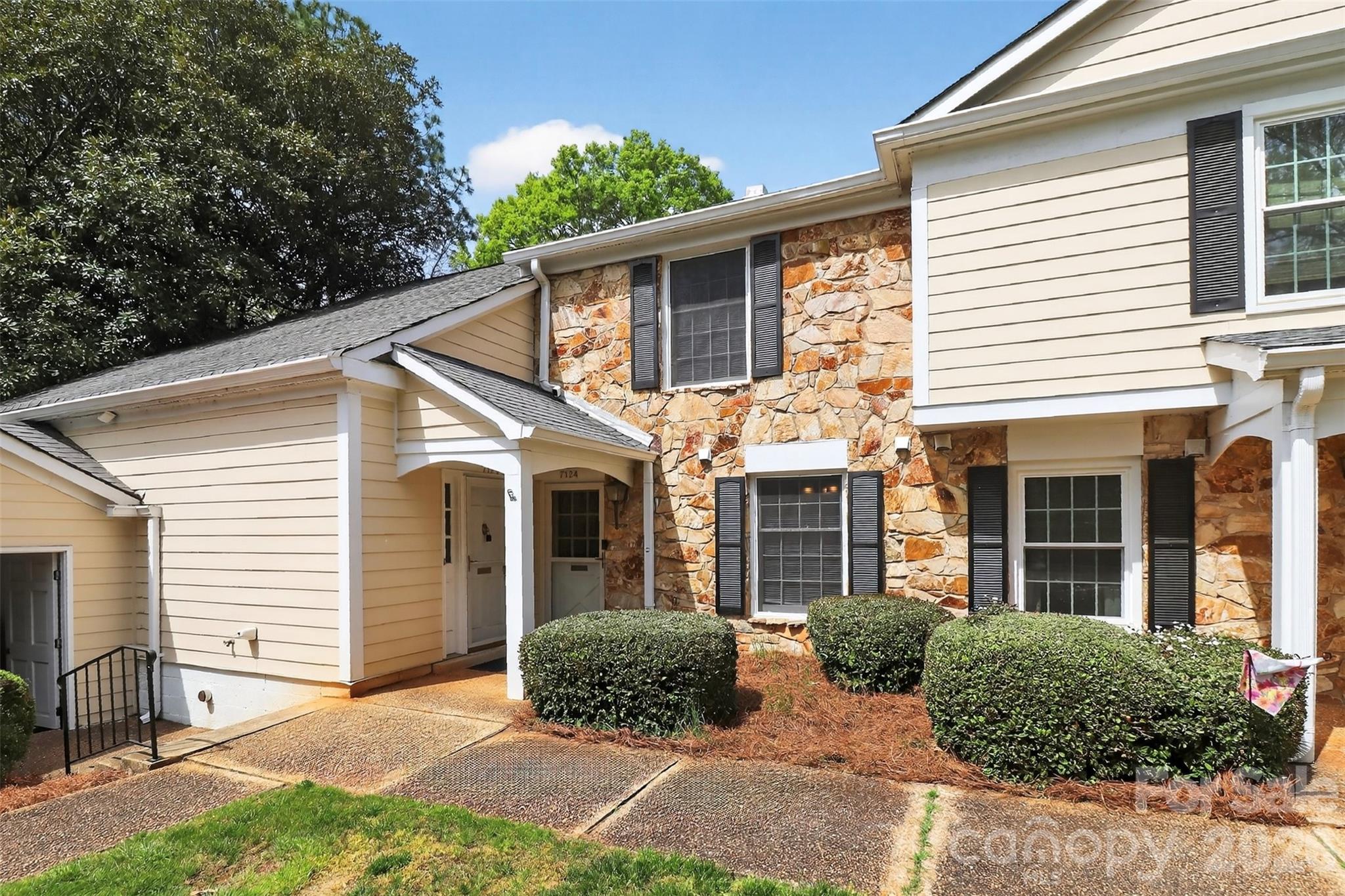 Photo 3 of 7124 Quail Meadow Lane, Charlotte, NC