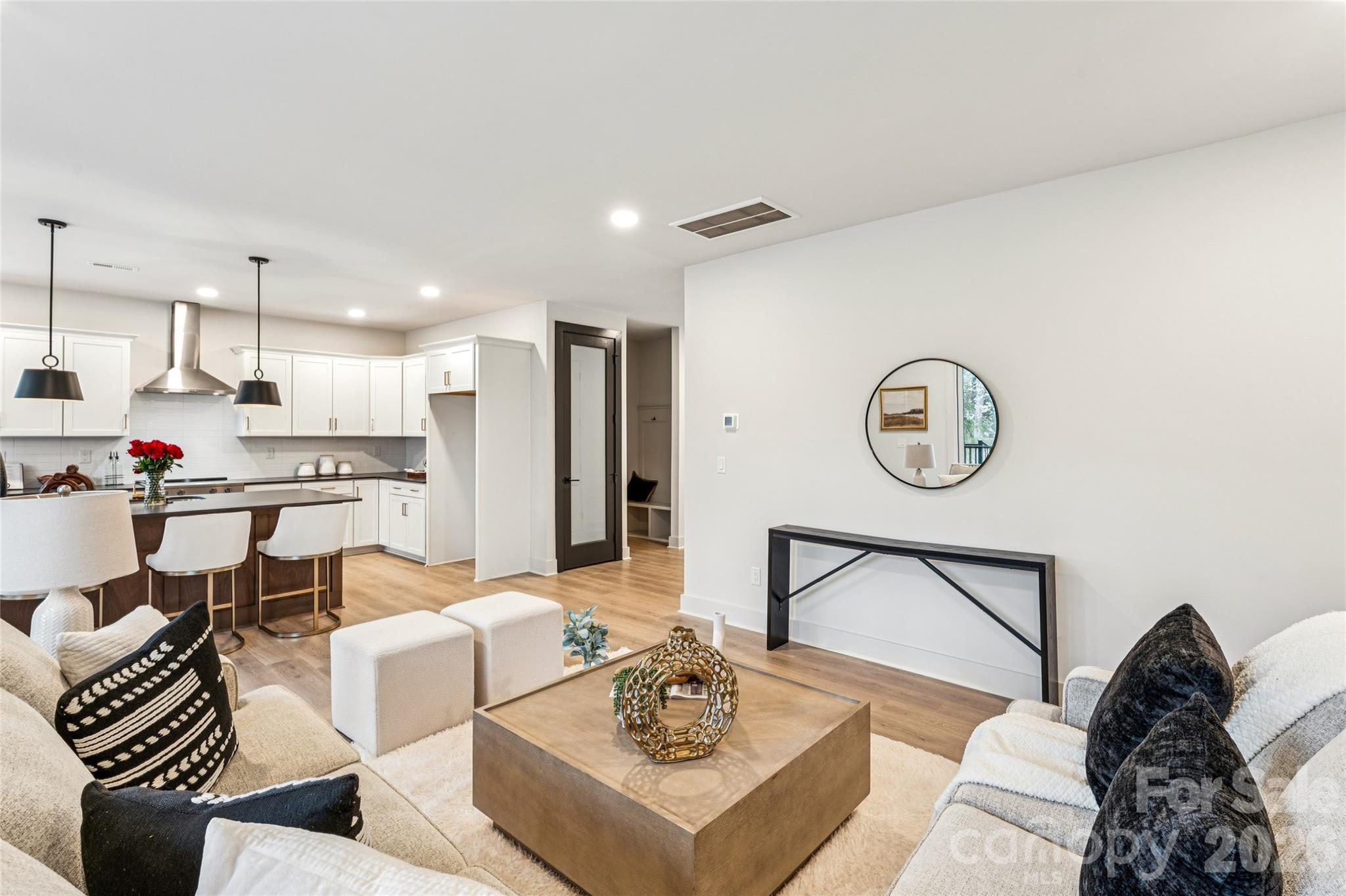2412 Crestview Drive, Charlotte, NC - photo 6 of 41