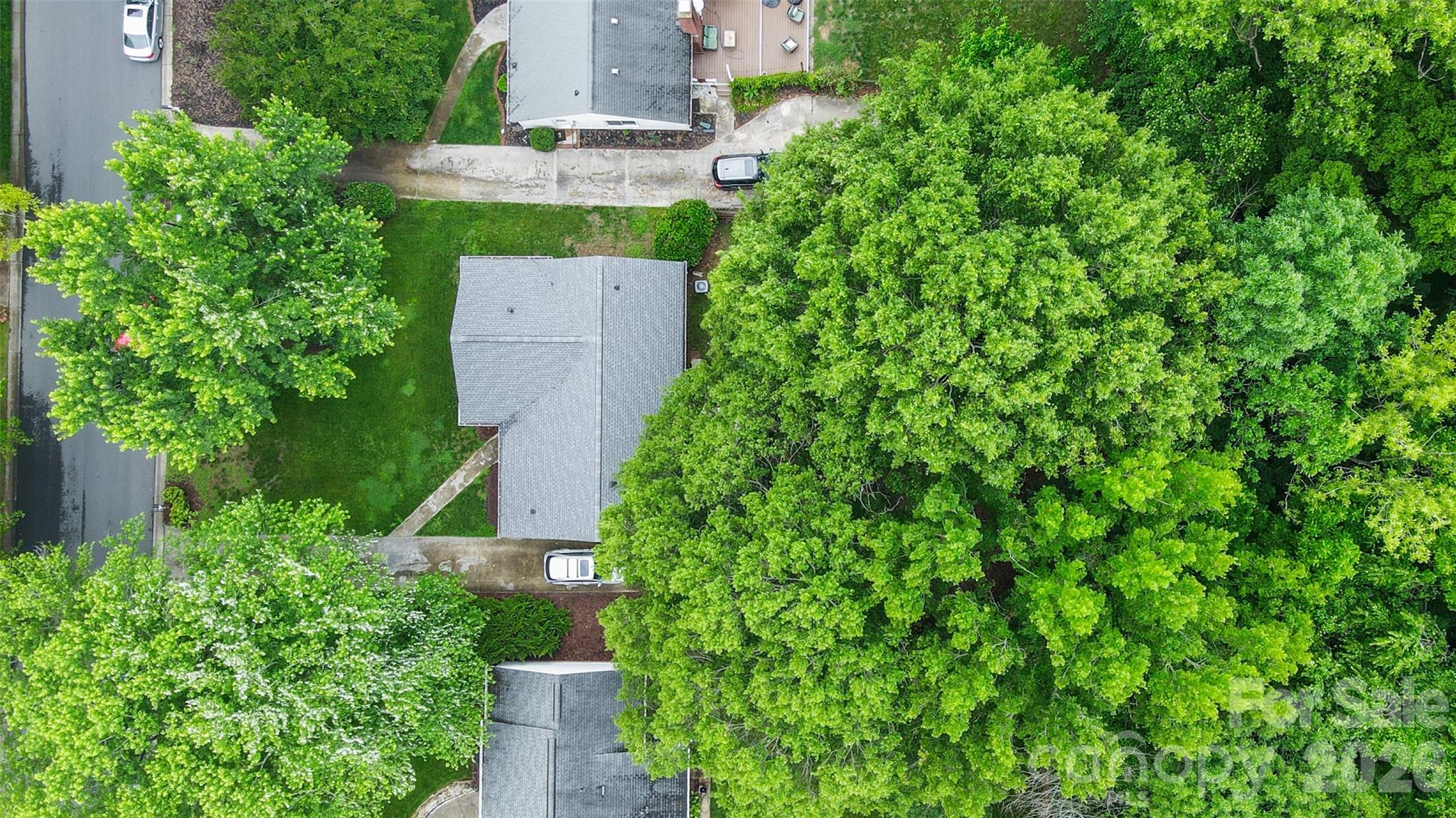 Photo 3 of 2425 Turnberry Lane, Charlotte, NC