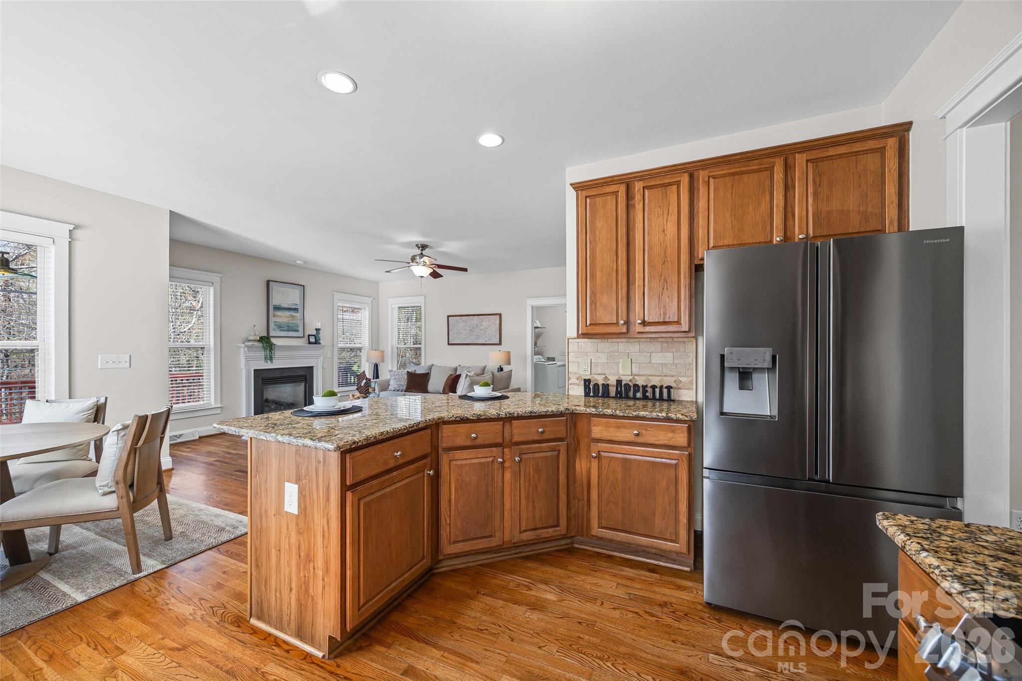 1039 Hunters Run Drive, Tega Cay, SC - photo 11 of 38