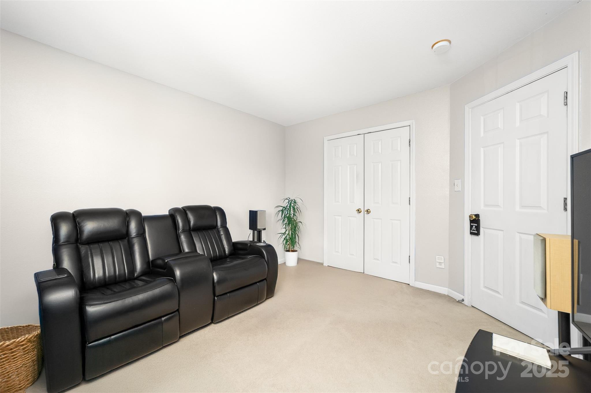Photo 17 of 4313 Eaves Lane, Charlotte, NC