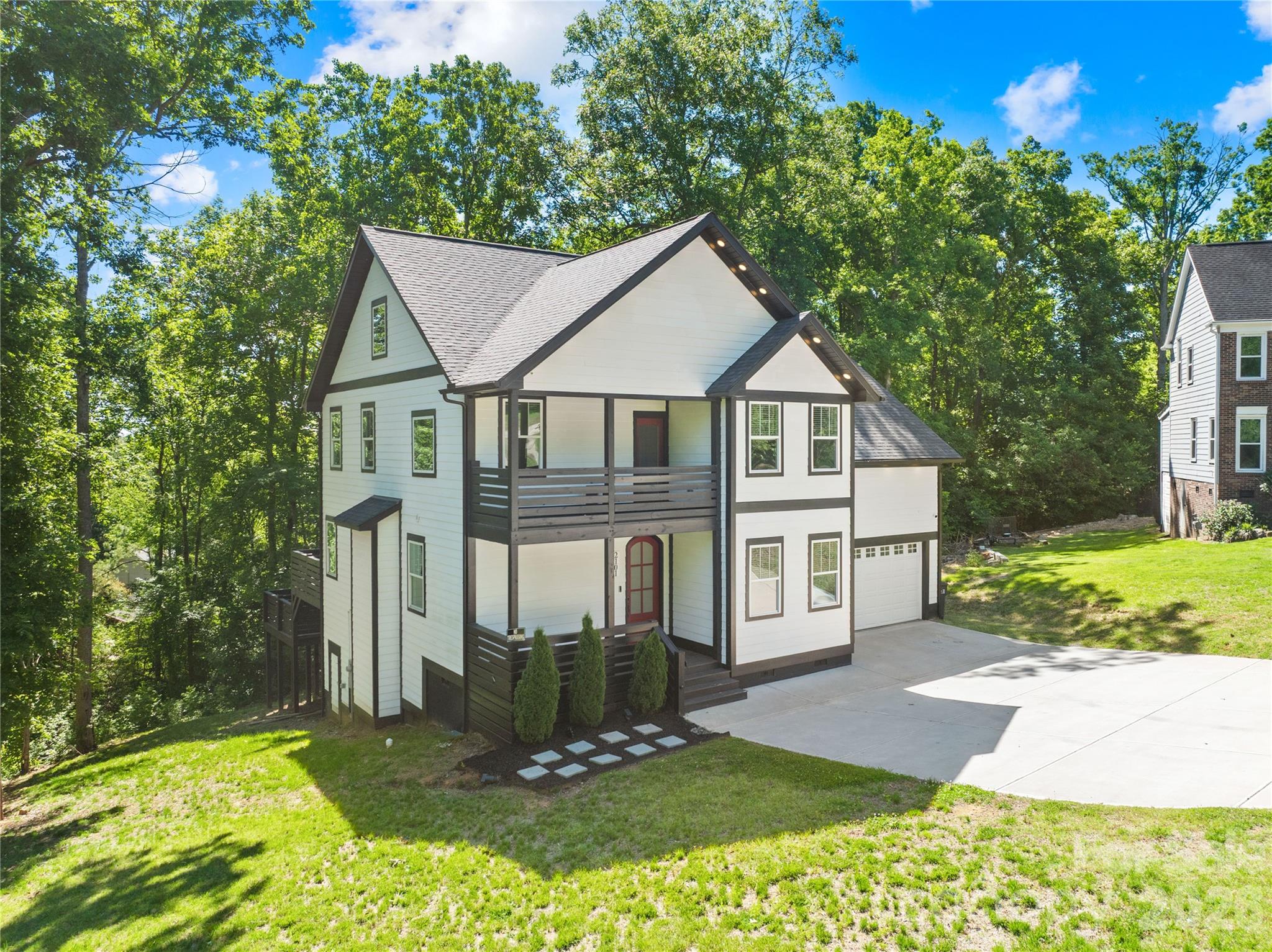 2101 Highland View Lane, Charlotte, NC - photo 2 of 40