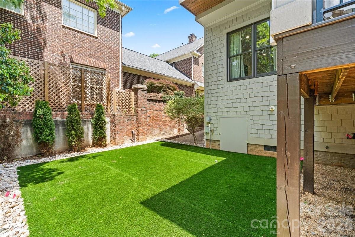 Photo 35 of 1160 S Kings Drive, Charlotte, NC